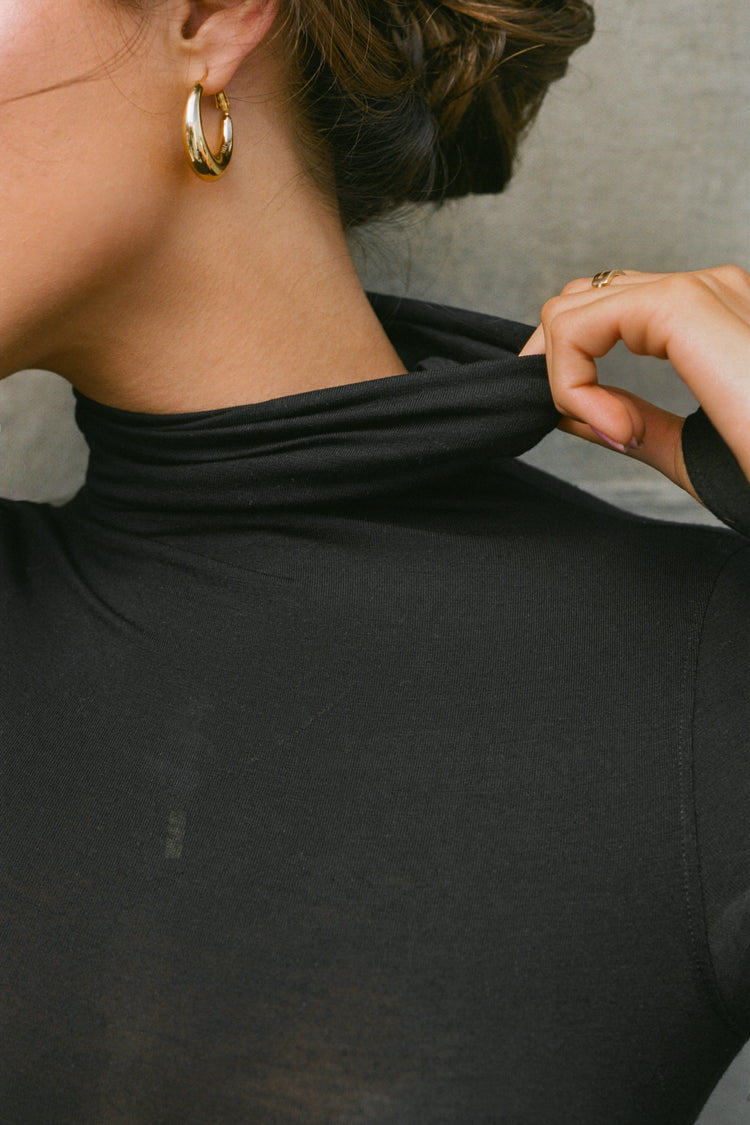 Open Back Turtleneck - Black – JOAH BROWN®